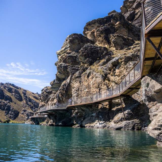 VIDEO: Constructing the Lake Dunstan Trail. | Otago Trail Hub