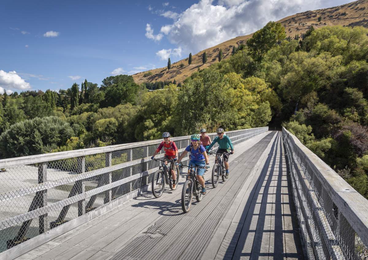 12 Essential Tips for Safe and Enjoyable E-bike Riding | Otago Trail Hub